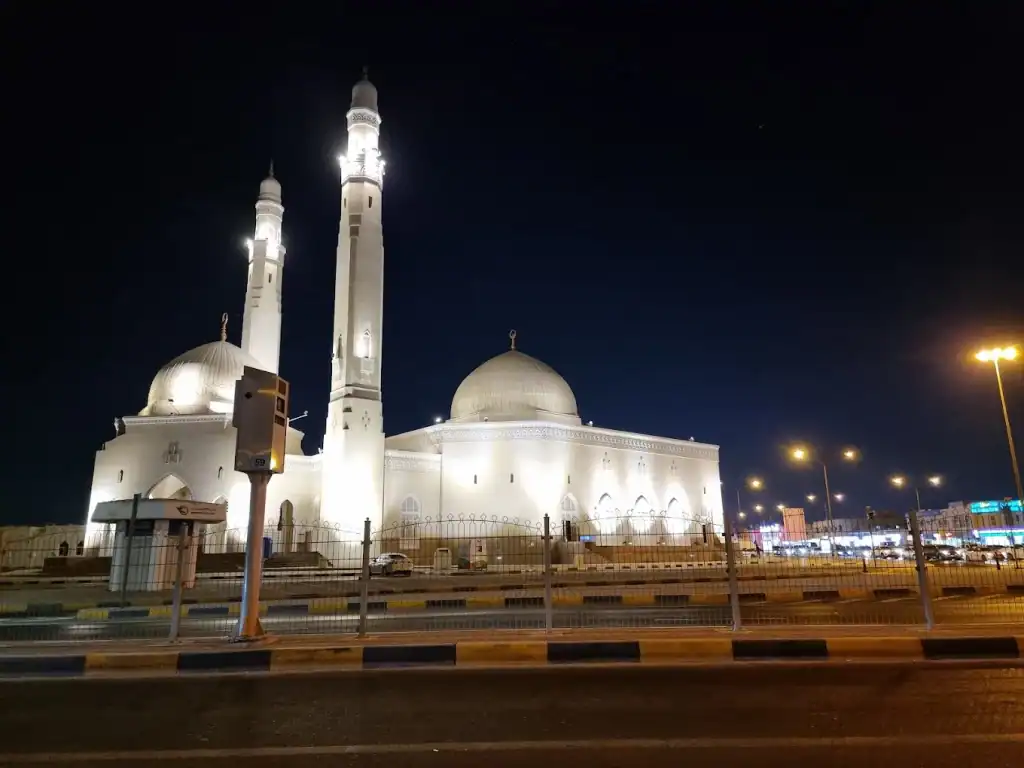 Guide to Sharjah Mosques: Prayer time, location and more